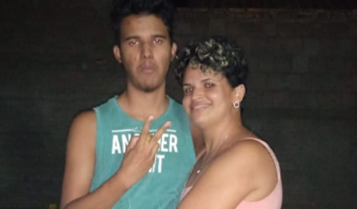 Dar de presente um play4 pro meu filho, ele tem síndrome de aspegue ...