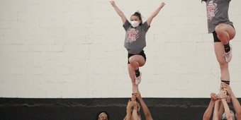 Ajude a Giulia a representar o Brasil no Mundial de Cheerleading ...