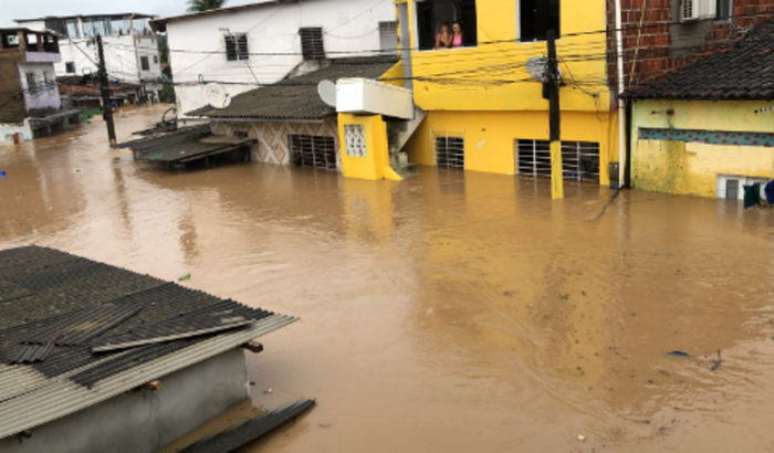 Socorro na enchente | Vaquinhas online