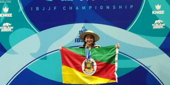 Bianca Nega Toro Abu Dhabi 2022 | Vaquinhas online