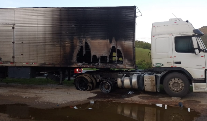 Pagar a franquia para arrumar o caminhão do meu pai | Vaquinhas online