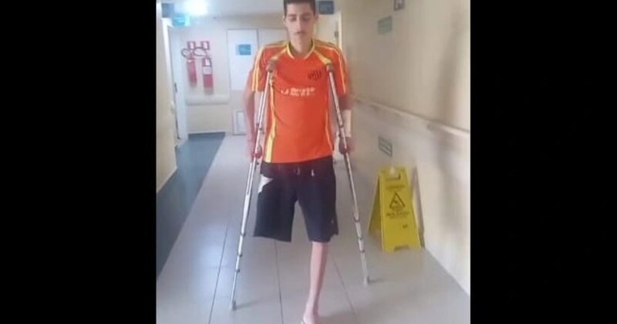 Ajude o Juninho a comprar um prótese da perna direita até o quadril ...